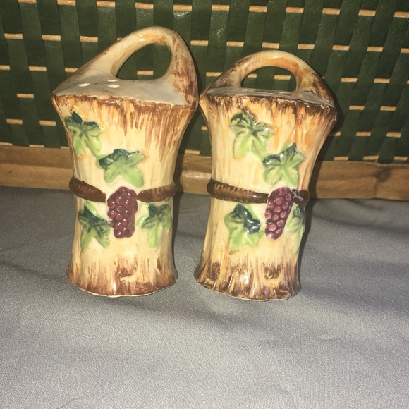 Artmark | Dining | Vintage Pine Cone W Branches Salt And Pepper Shakers ...